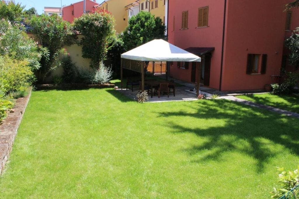 TRILO GREEN CON GIARDINO E POSTO AUTO PRIVATO, Numana (updated prices 2025)