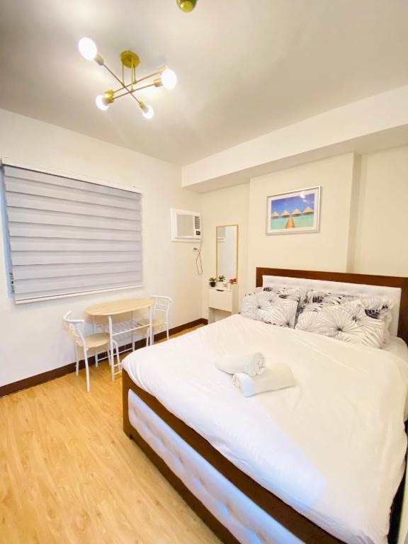 Staycation with Ocean View+Near Malls+Free Pool+Wifi+Netflix, Cagayan ...