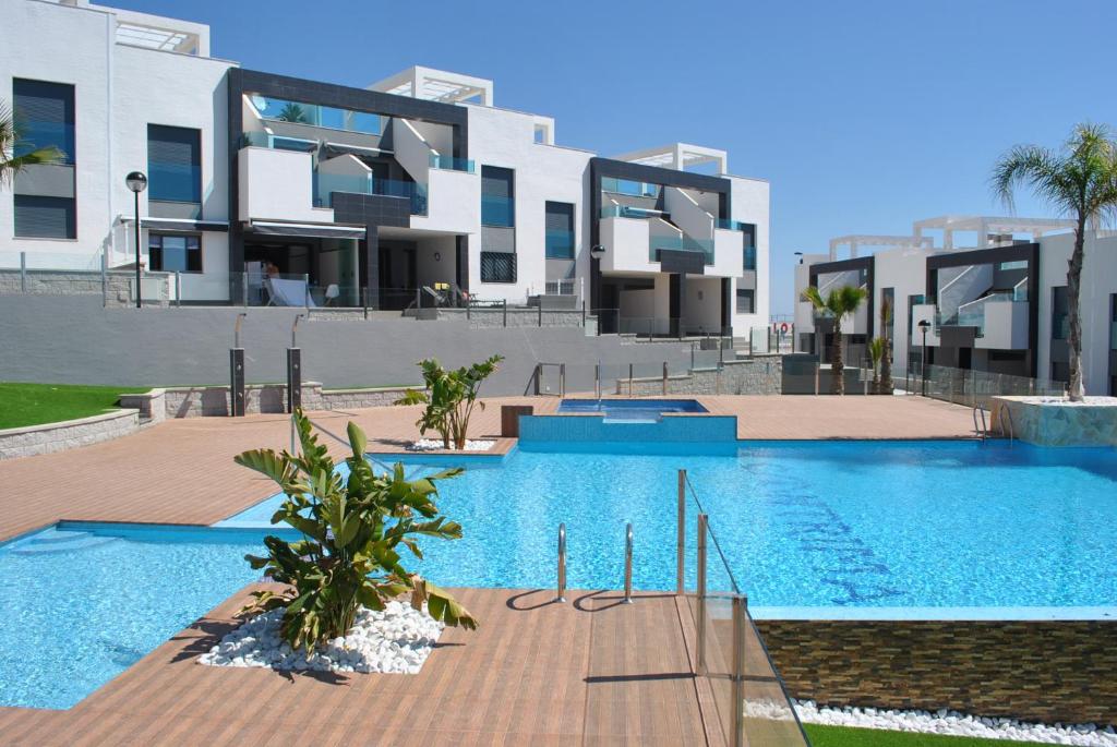 Oasis Beach - Top floor with seaview, Torrevieja (updated prices 2025)