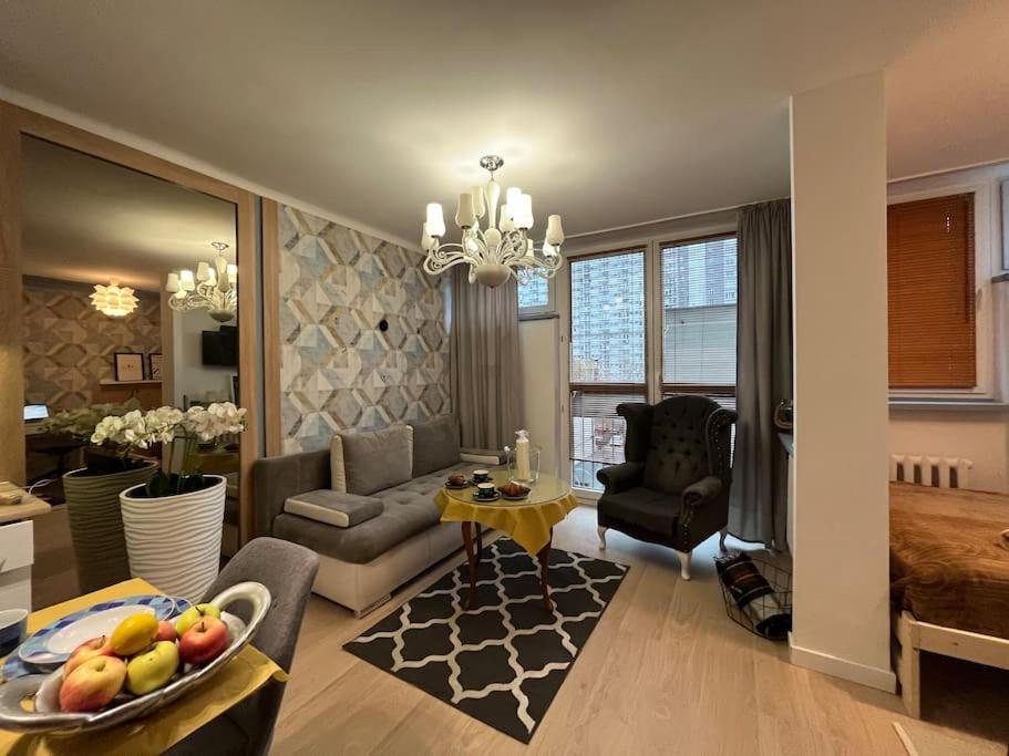 LUX nowy apartament open studio w centrum miasta, Warsaw (updated ...