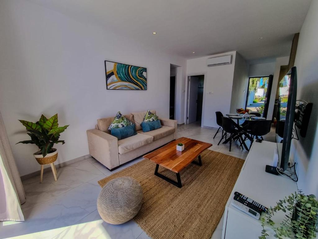 Lavi La 2B, Sea Breeze, Paphos, Paphos City (updated prices 2026)