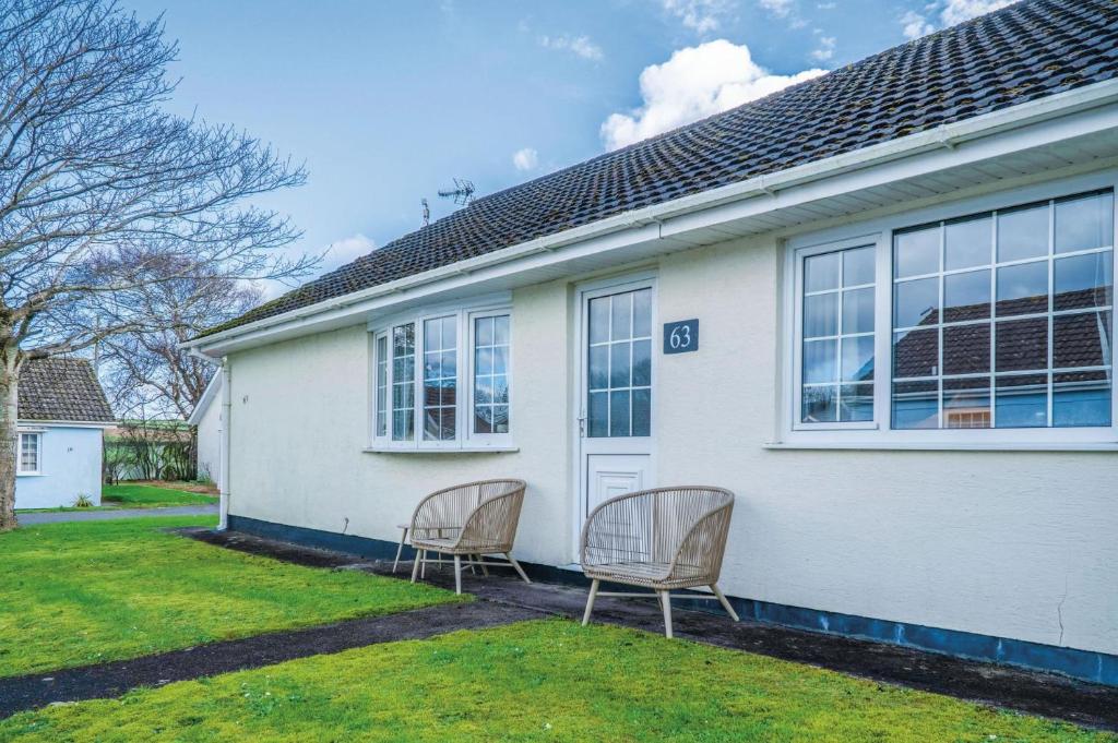 Eddies - 2 Bedroom Chalet – Scurlage, Knelston (updated prices 2025)