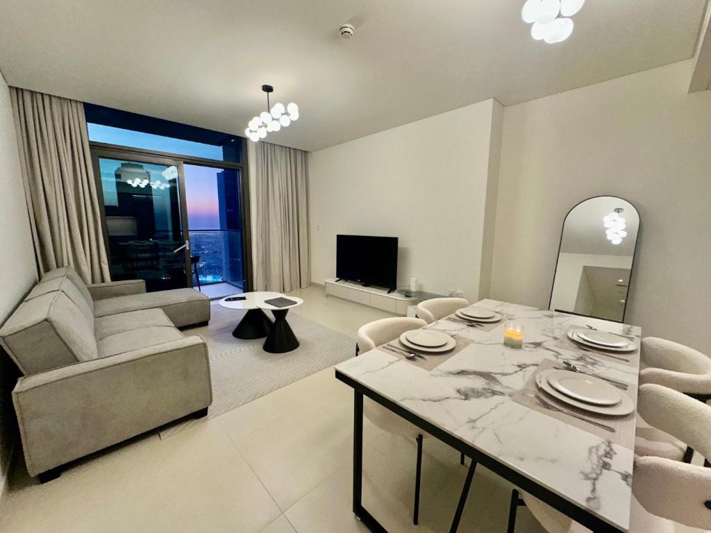 Brand New Downtown 2BR Flat Sea View, Dubai (updated prices 2025)