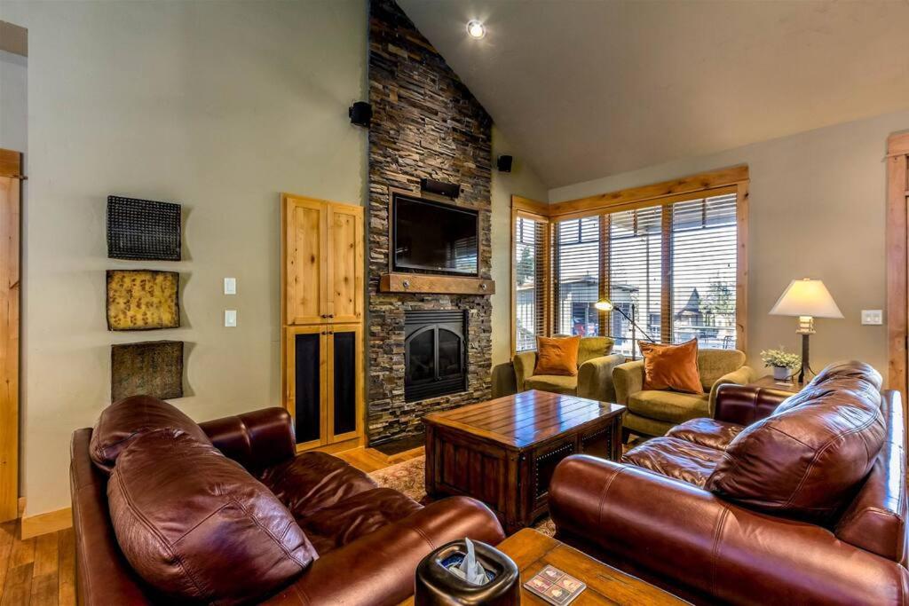 Three Sisters Cabin at Brasada Hot Tub Resort Amenities, Alfalfa ...