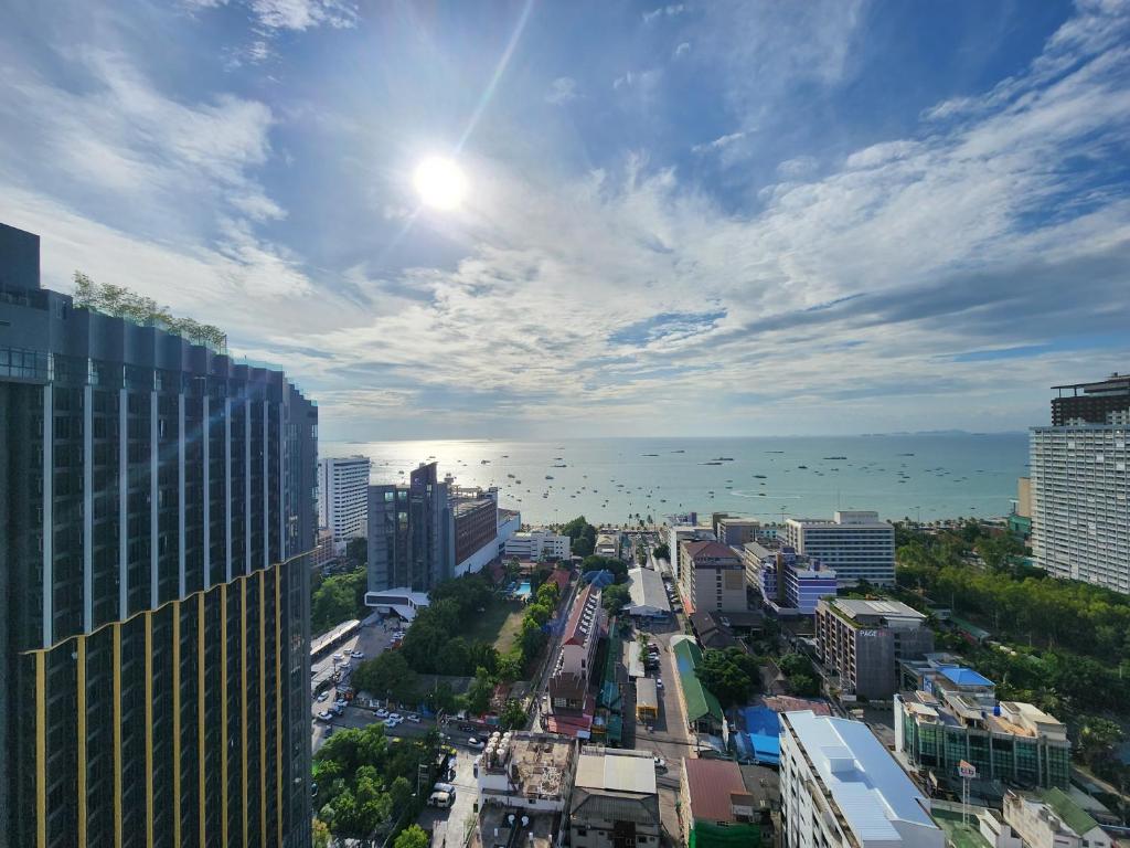 THE BASE Central Pattaya, Pattaya Central (updated prices 2025)