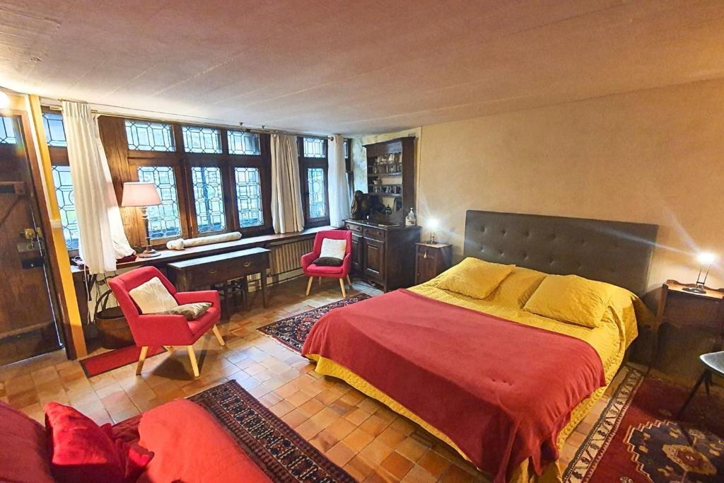 Pretty Cocoon in the heart of Dinan, Dinan – Tarifs 2024