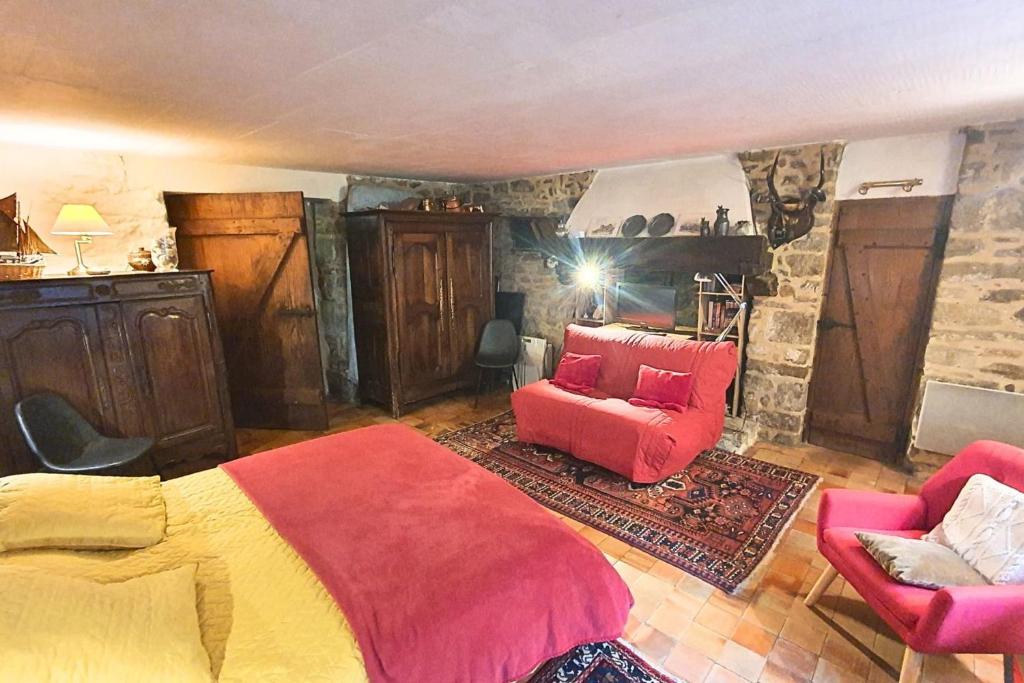 Pretty Cocoon in the heart of Dinan, Dinan (updated prices 2024)