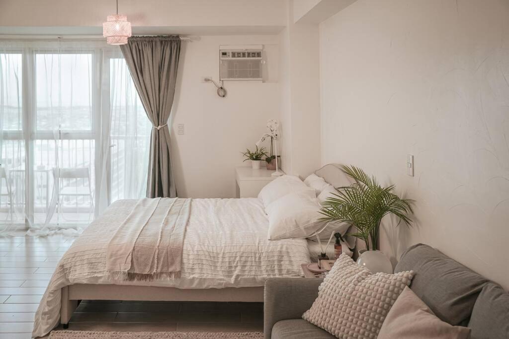 Venice Spacious Condo with Panoramic Mountain Views, Manila (updated ...