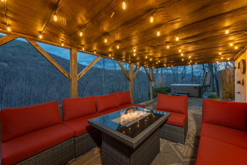 Stunning Mtn Views Hot Tub Movie Theater Game Room, Black Mountain – Updated 2024 Prices