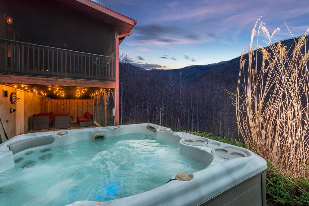 Stunning Mtn Views Hot Tub Movie Theater Game Room, Black Mountain – Updated 2024 Prices