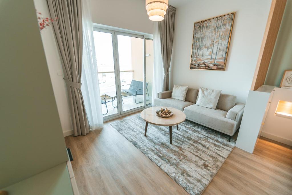 Cozy Studio with Balcony in The Greens, Dubai (updated prices 2026)