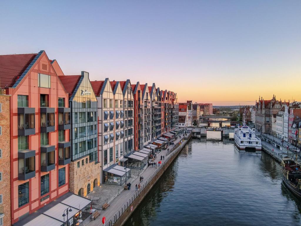 Deo Plaza Riverside & Radisson SPA by Downtown Apartments, Gdańsk ...