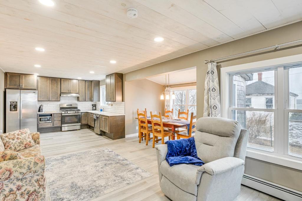 Cozy Maine Getaway Covered Deck, Walk to Beach!, Lubec (updated prices ...