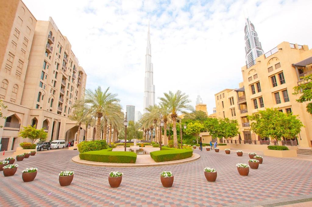 Walk to Dubai Mall Yansoon 7, Dubai (updated prices 2026)