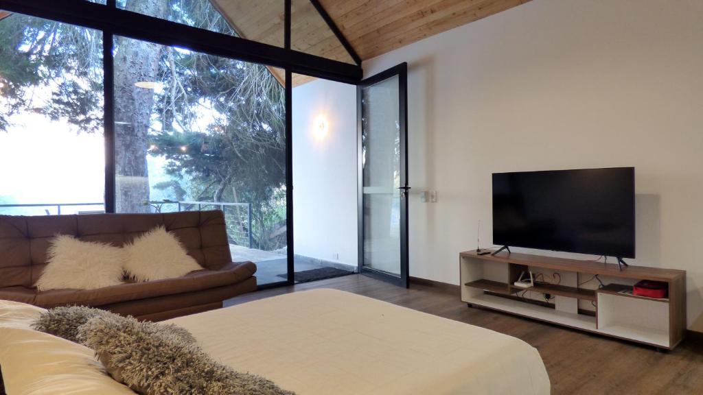 Tree House, Cabaña privada con Jacuzzi, Guatapé (updated prices 2025)