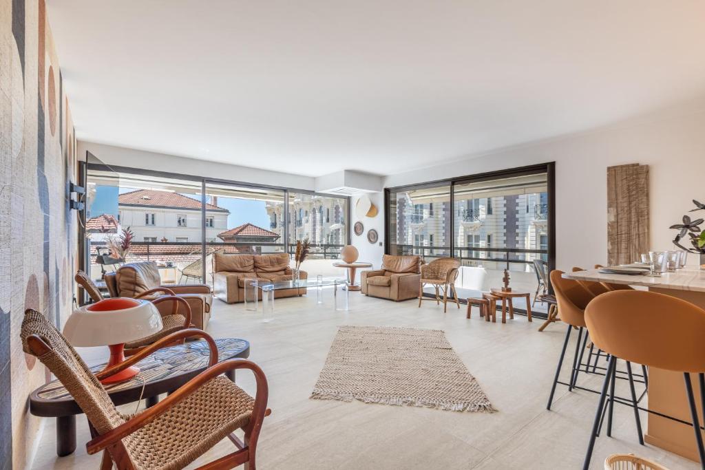 LB Vacation Rentals I A short Stroll to Palais, Beach, Terrace & Seaview, Cannes (updated prices ...