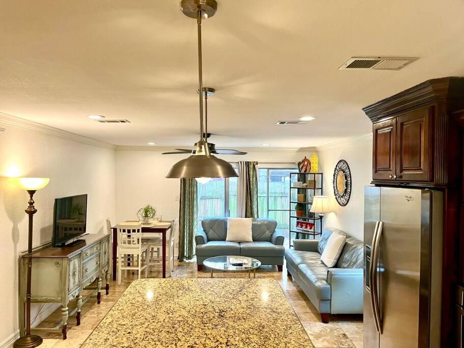 Enchanted Haven-A serene cottage in the Woodlands!, The Woodlands ...