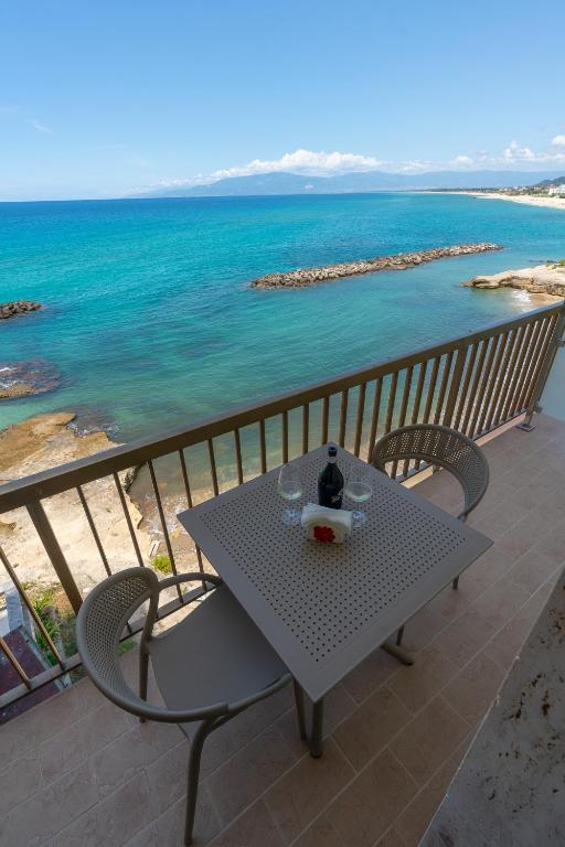 Case Alexandr Grillo, Pizzo (updated prices 2026)