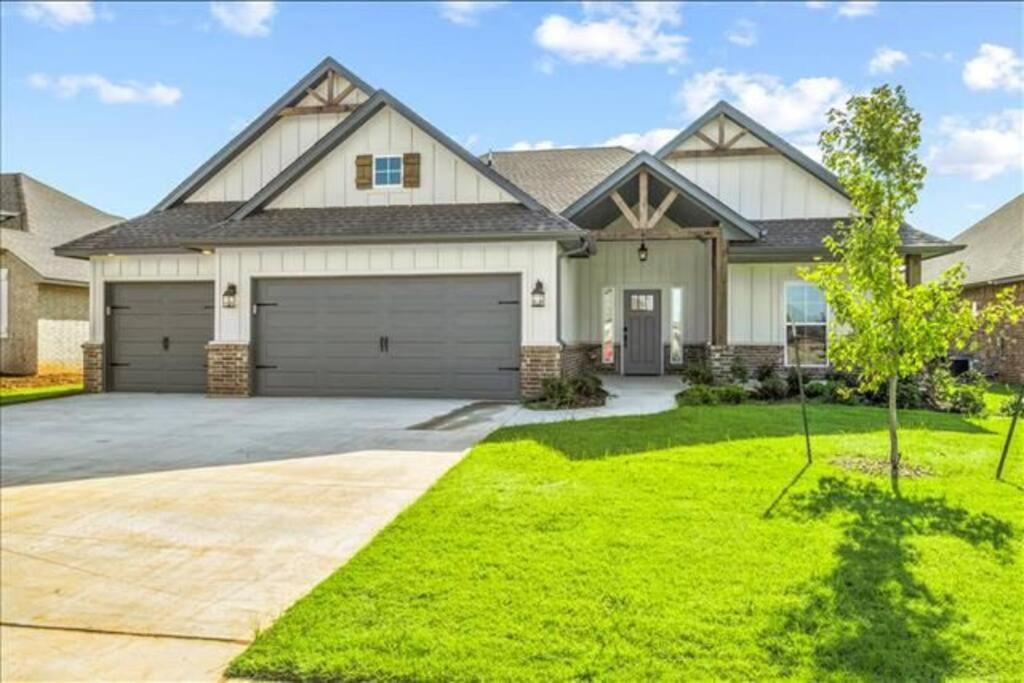 Just Like Home #6: Norman: It's Game Time (campus), Norman (precios ...