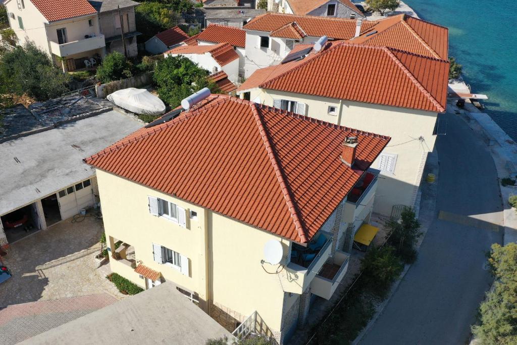 Apartments Tiho II, Vinišće (updated prices 2026)