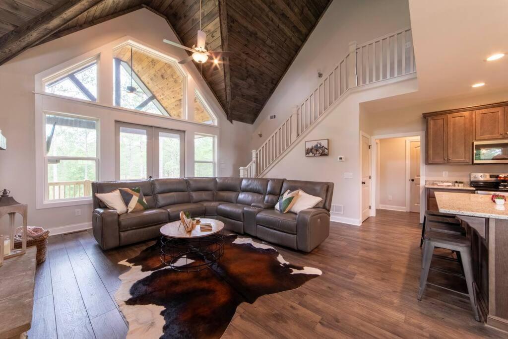 Redland Retreat 3BR/3BA Cabin, Ellijay, GA - Mountainside Bliss ...