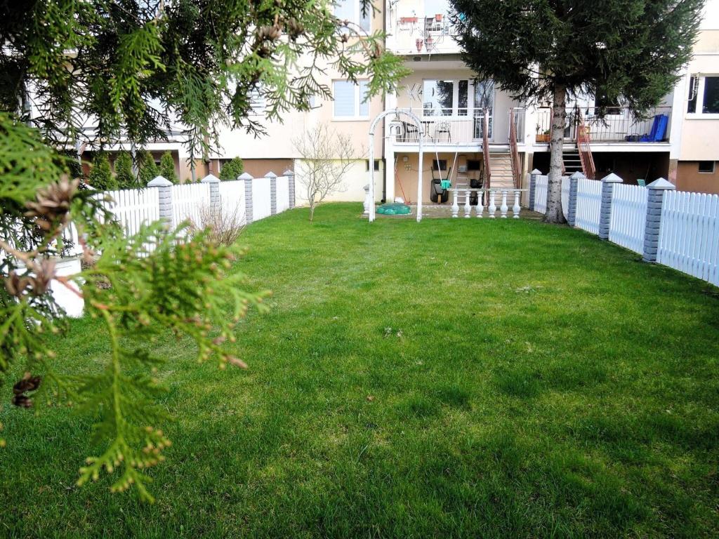 Large holiday apartment with a garden in Stepnica, Stepnica – Updated ...