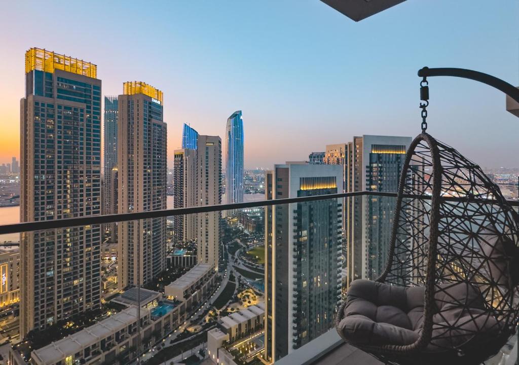 Lux 1BR Apartment with Amazing view in Palace Residences Creek Harbor ...