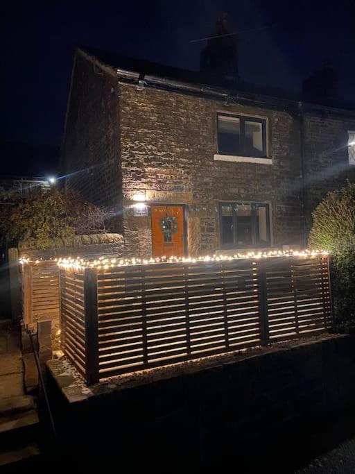 Pretty little cottage in the peaks, Hadfield (updated prices 2026)