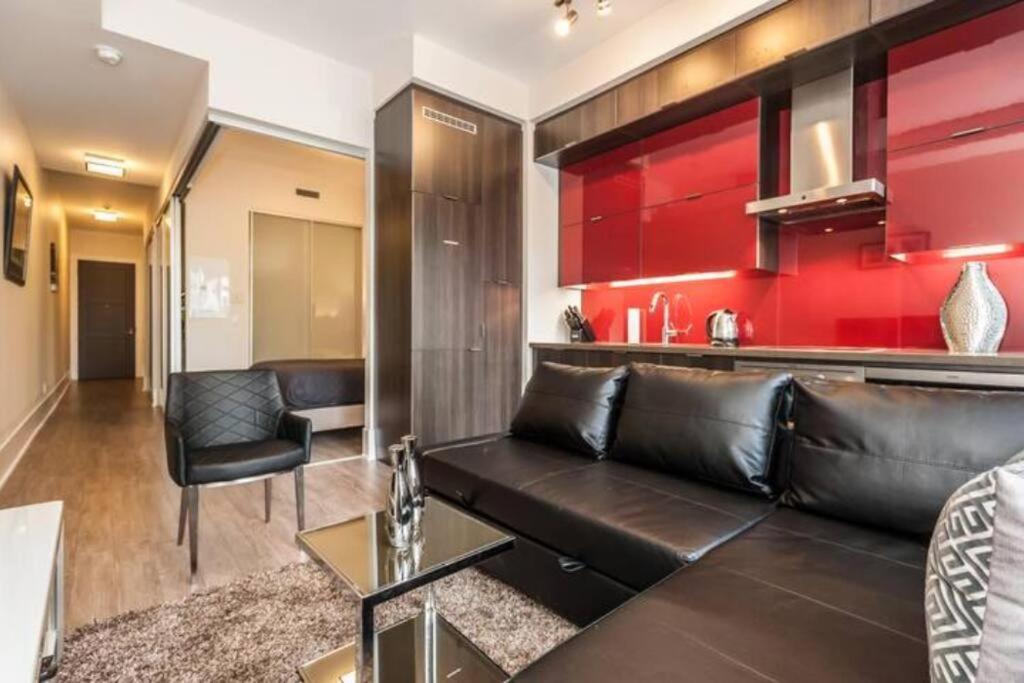 Metropolis Loft - CN Tower, Toronto (updated prices 2025)
