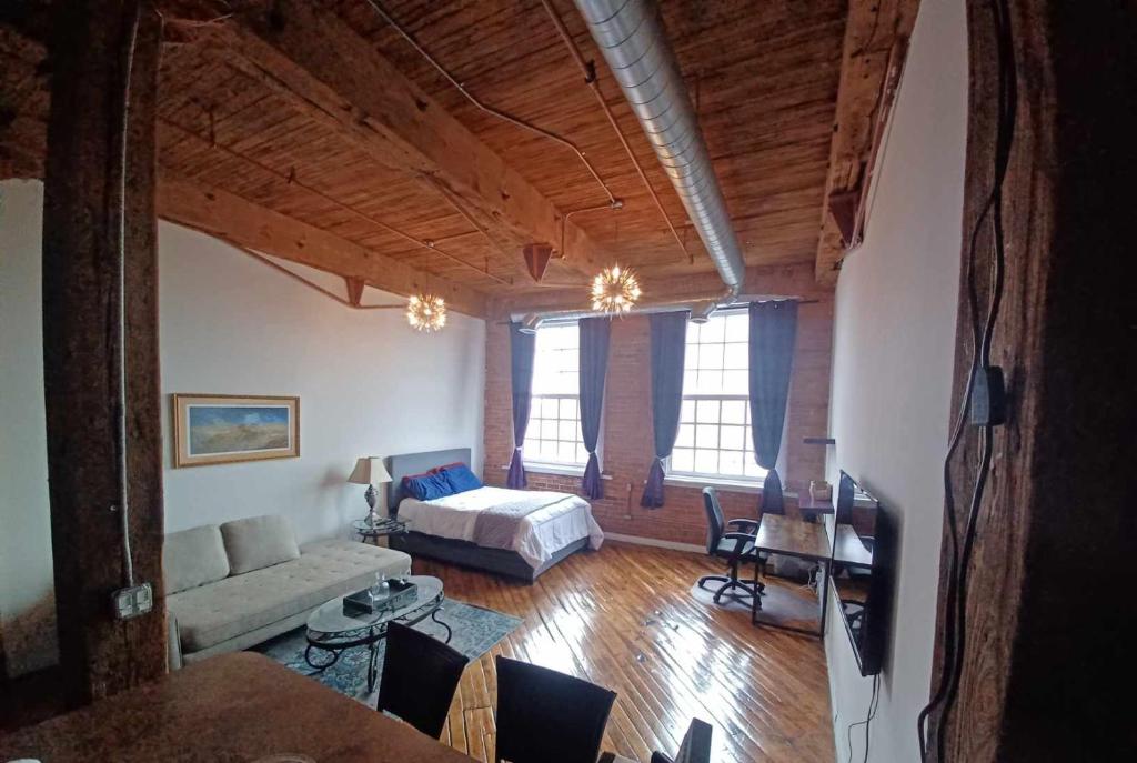 Detroit Artsy Industrial Loft, Detroit (updated prices 2026)