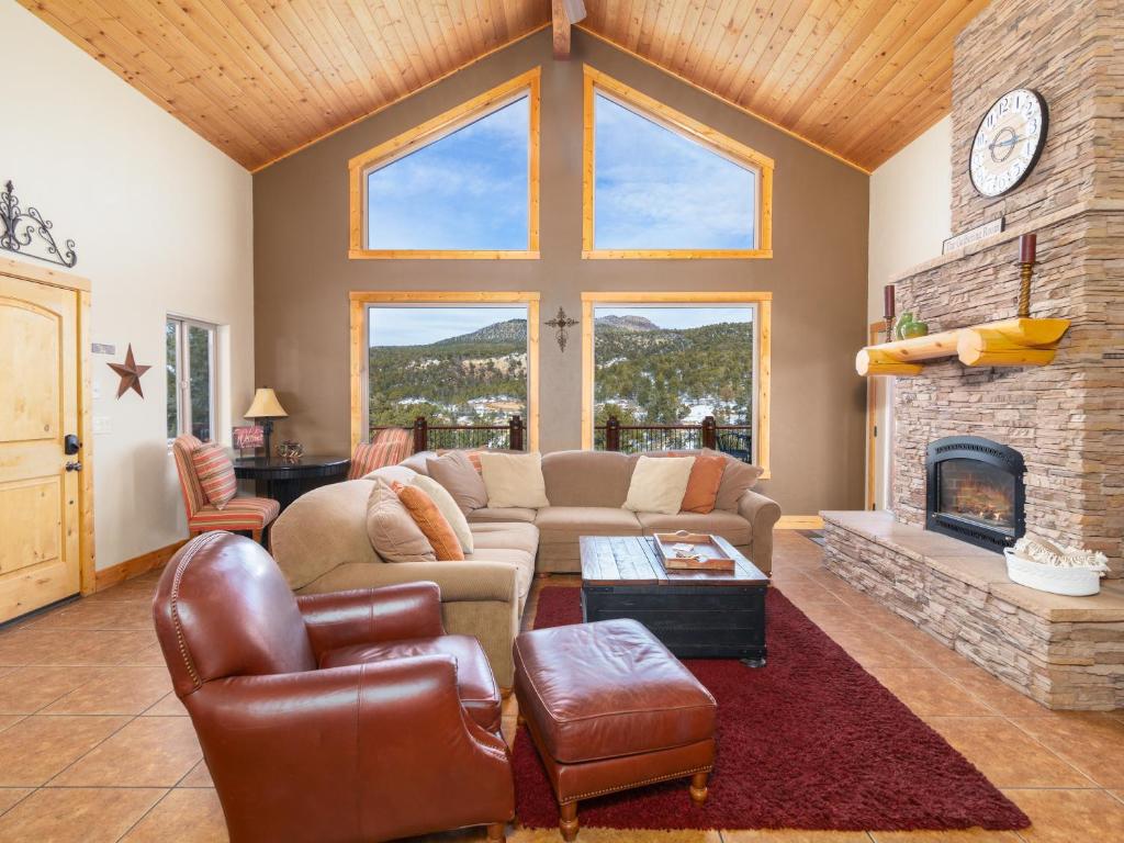 Escape to Tranquility: Amazing Cabin Near Zion, Orderville (updated ...