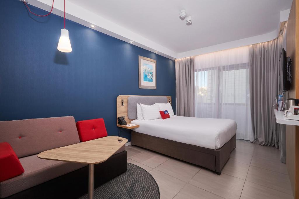 Holiday Inn Express - Malta by IHG, St. Julianʼs (updated prices 2025)