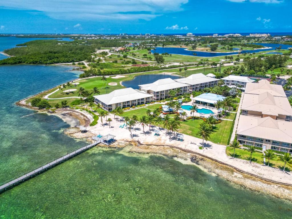 Holiday Inn Resort Grand Cayman by IHG, George Town (updated prices 2026)