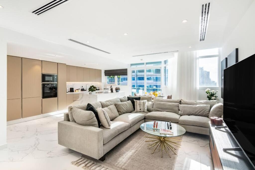 FIRST CLASS 4BR In the Heart of Marina Dubai, Dubái (precios ...