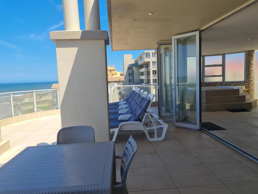 Santorini A-Block Penthouse, Margate (updated prices 2026)