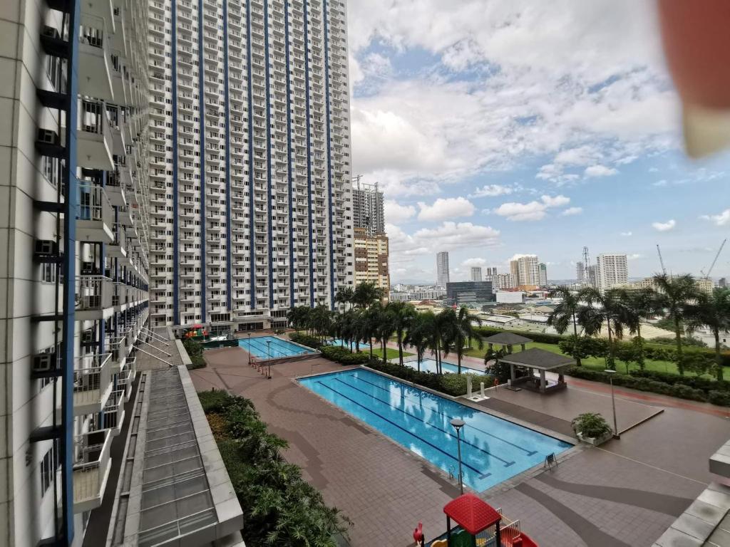 Condo Apartments at SM Light Residences Front of Boni MRT Station ...