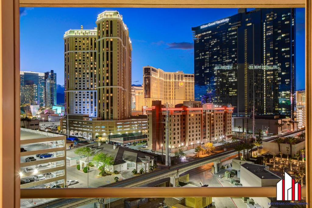 MGM Signature-07-607 Accessible Strip View Balcony, Las Vegas (updated ...