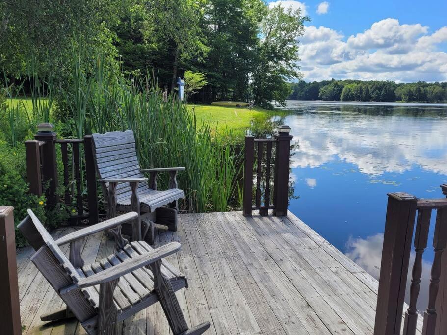 Lakefront Villa with Picturesque View of Lorton Lake, Altmar ...