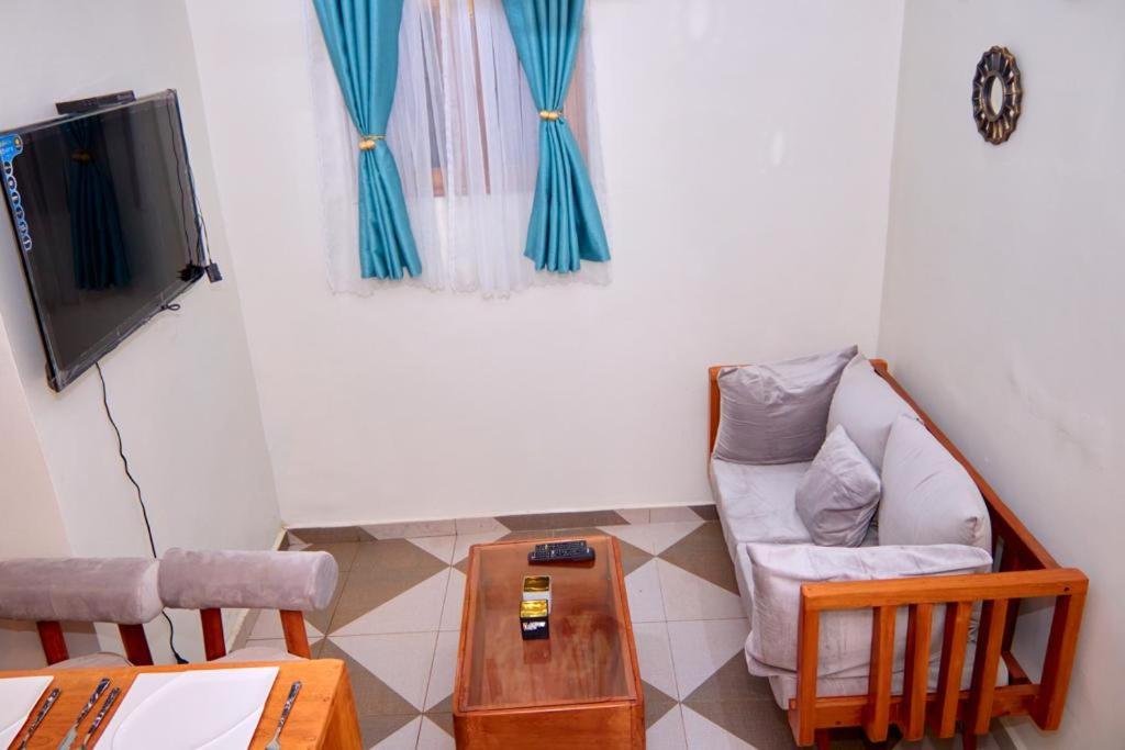 Woody home bonapriso, Douala (updated prices 2025)