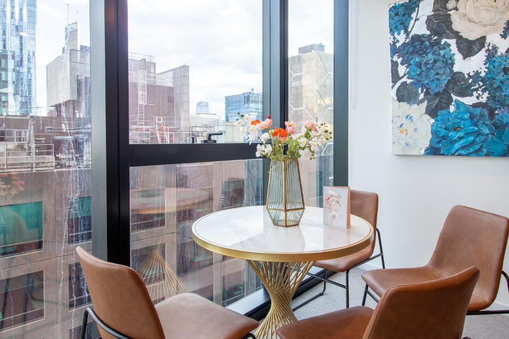 Luxury CBD Skyline View, Melbourne (updated prices 2026)