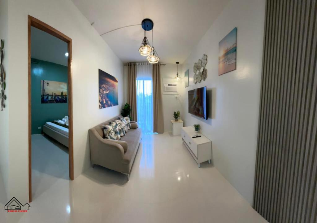 Palawan Staycation with Balcony near Airport - B1 5Pearl, Puerto ...