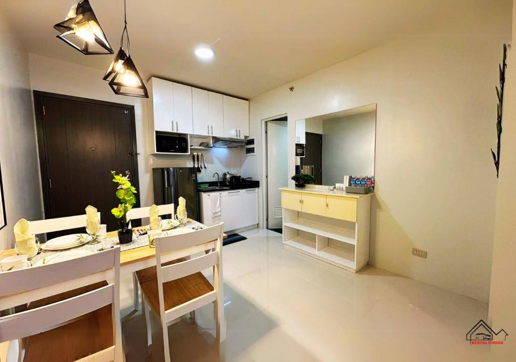Palawan Staycation with Balcony near Airport - B1 5Pearl, Puerto ...