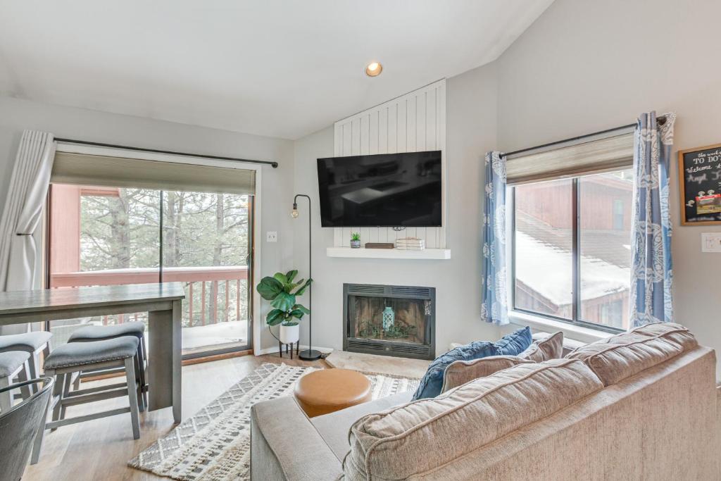 Cozy Angel Fire Condo - Walk to Ski Lift!, Angel Fire (updated prices 2025)