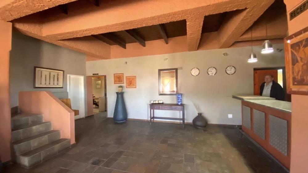 Stoney's Country Hotel, Gochas – Updated 2024 Prices