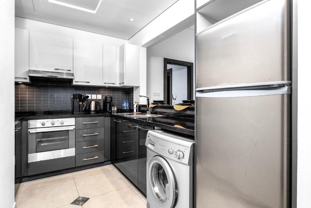 Panoramic 1BR Stunning Marina Views Near JBR Beach by Maxx Value Homes, Dubai (updated prices 2025)