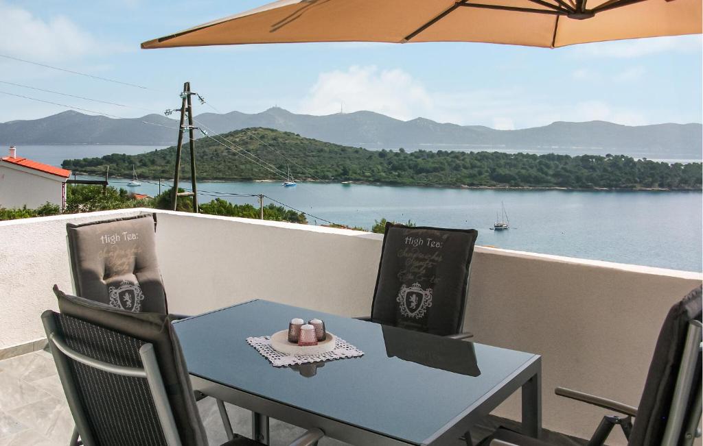 Awesome Apartment In Veli Iz With House Sea View, Veli Iž – Updated ...