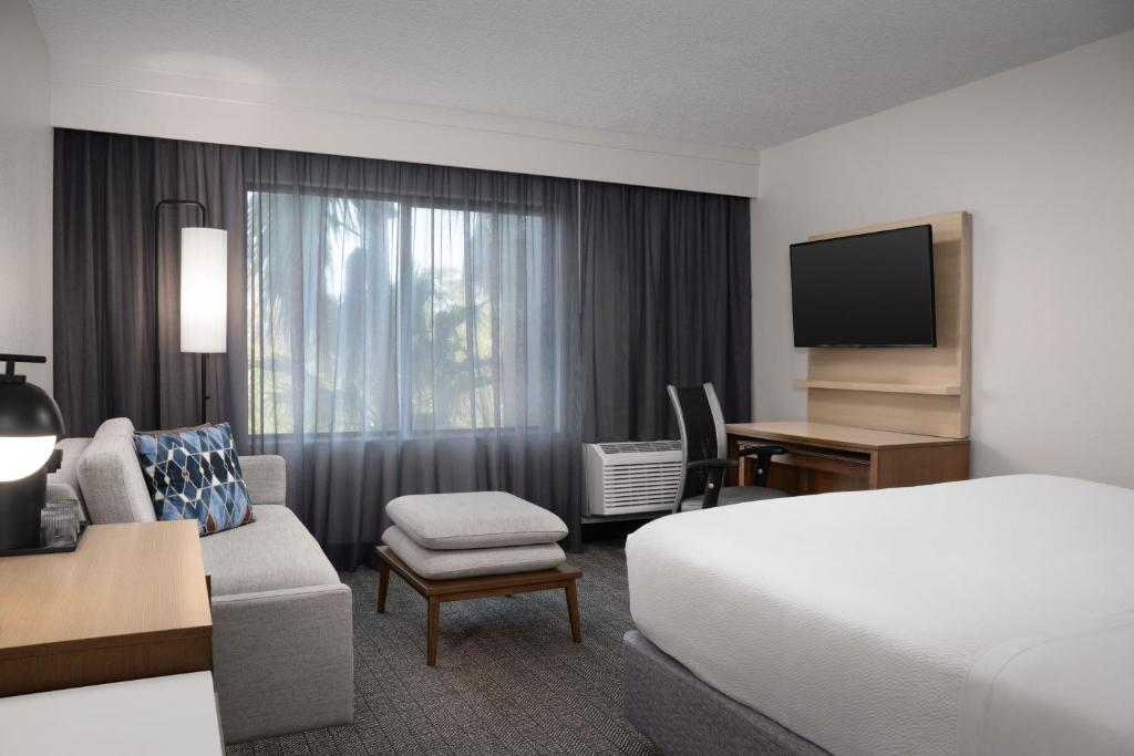Courtyard by Marriott Orlando East/UCF Area, Orlando (updated prices 2025)