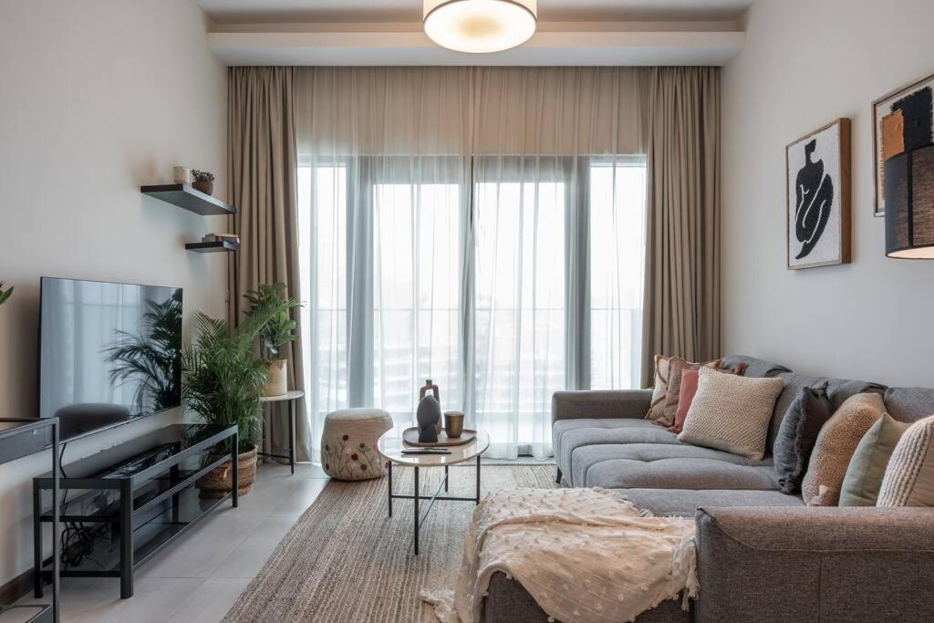 DAYF-SOL Luxury Living in Business Bay, Dubai (updated prices 2025)