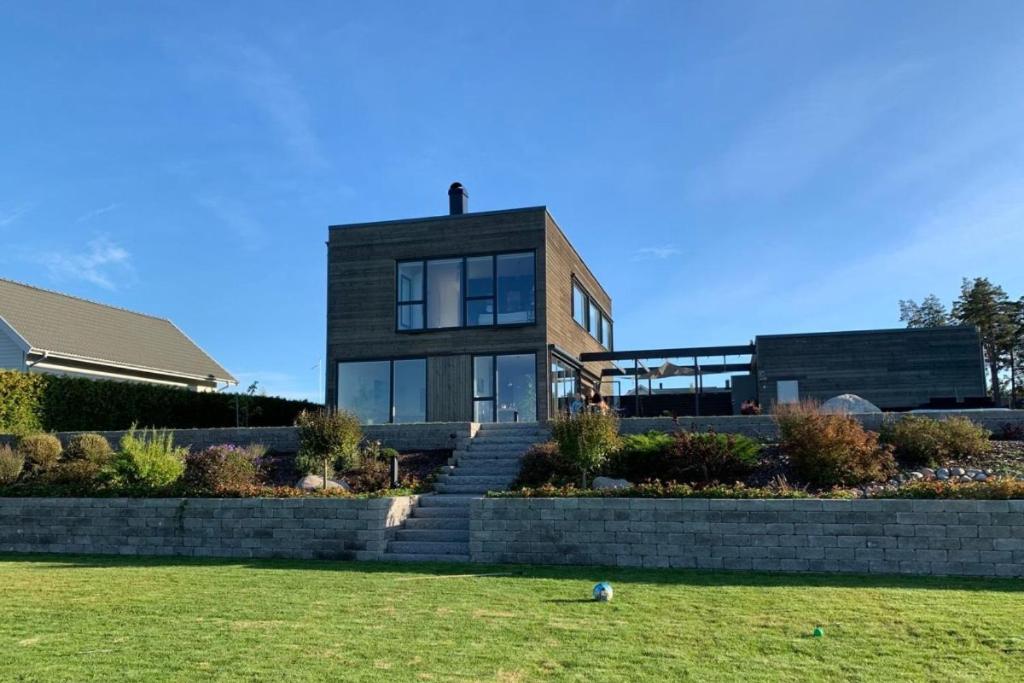 Guestly Homes - 4BR Serene Villa with Garden, Nyköping (updated prices ...