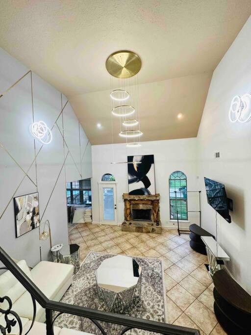 Luxury/Amazing Woodlands/Spring Oasis, Spring (updated prices 2025)